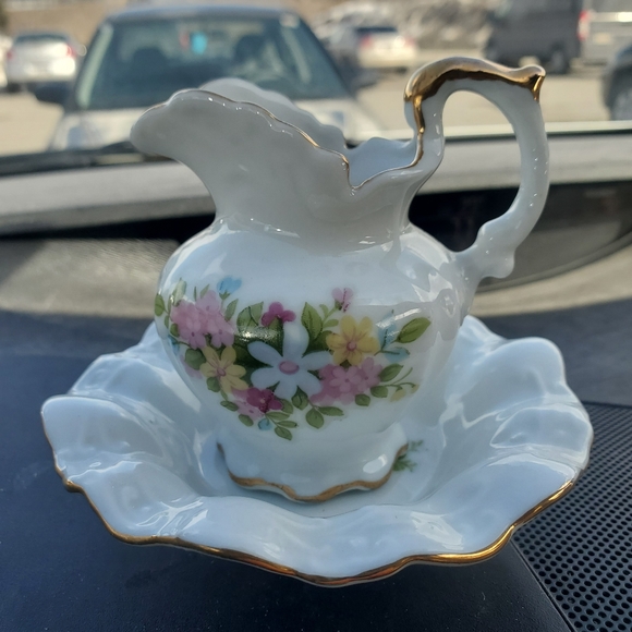Lefton | Art | Lefton Cream Pitcher Plate Set L383 Hand Painted Vintage ...